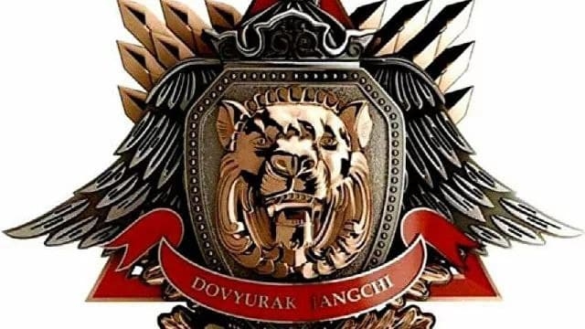 Harbiy xizmatchilar “Dovyurak jangchi” farqlovchi nishoni bilan ...