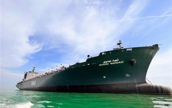 Eronning ballistik raketalar bilan qurollangan harbiy kemasi ilk bor ...