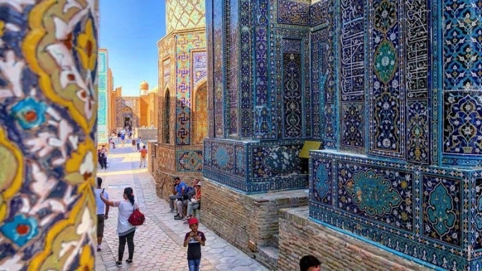 Rossiyalik turist xarid uchun Qozog‘istonda 170 dollar, Qirg‘izistonda ...